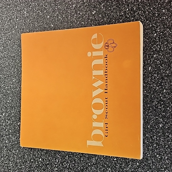 Girl Scouts of America | Accents | 963 Brownie Girl Scout Handbook ...